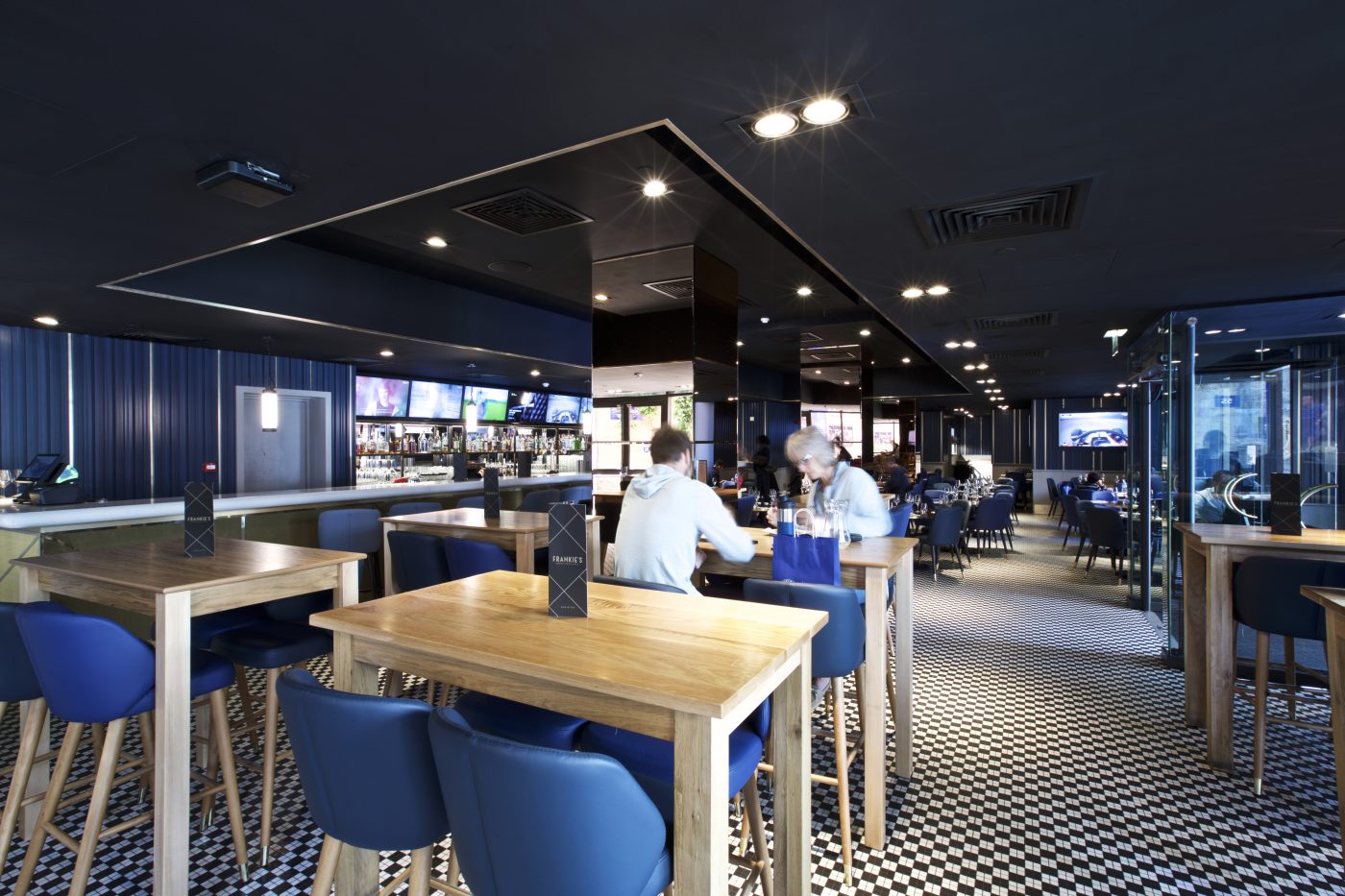 London's Best Sports Bar - Frankie's Sports Bar & Grill