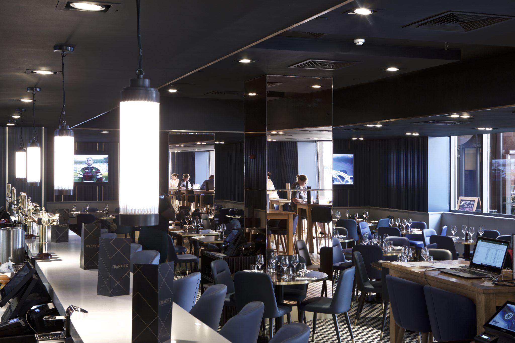 Chelsea Football Club Restaurant | Frankie's Sports Bar & Grill